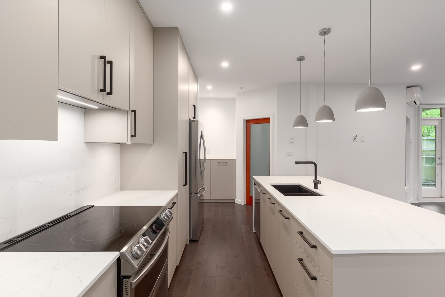 Canadian Home Style | Quality Kitchen Cabinets & Craftsmanship